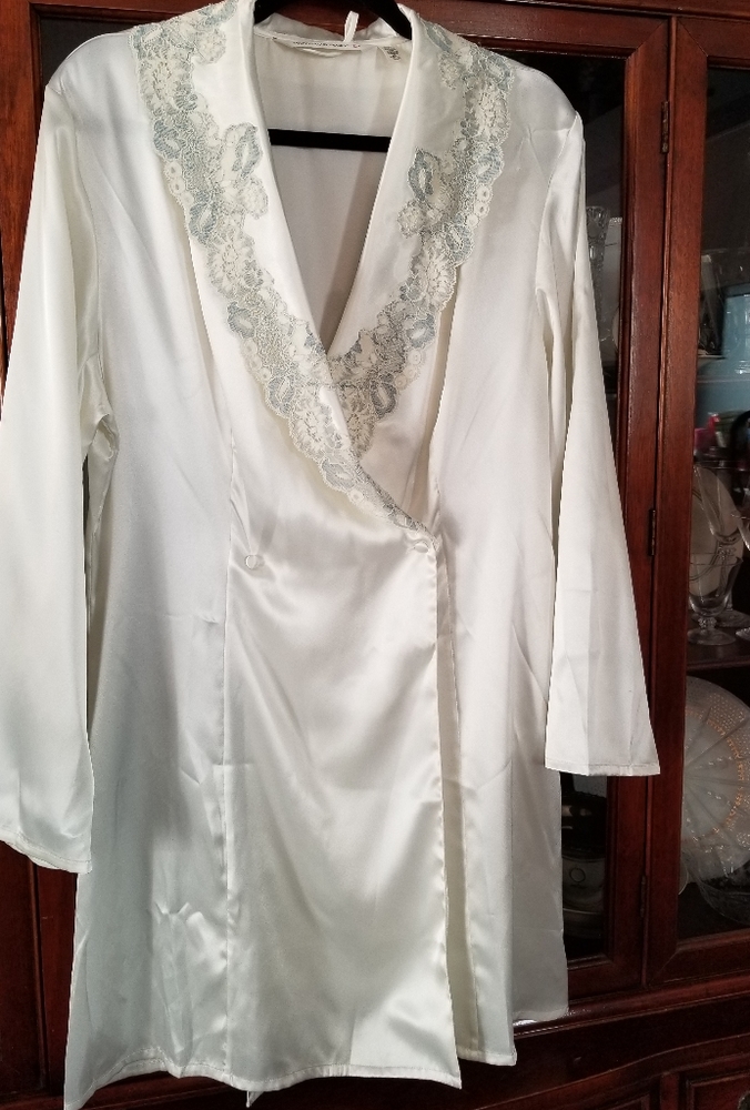 Victoria's Secret Satin Lace Boudoir Dressing Gown Ro… - Gem